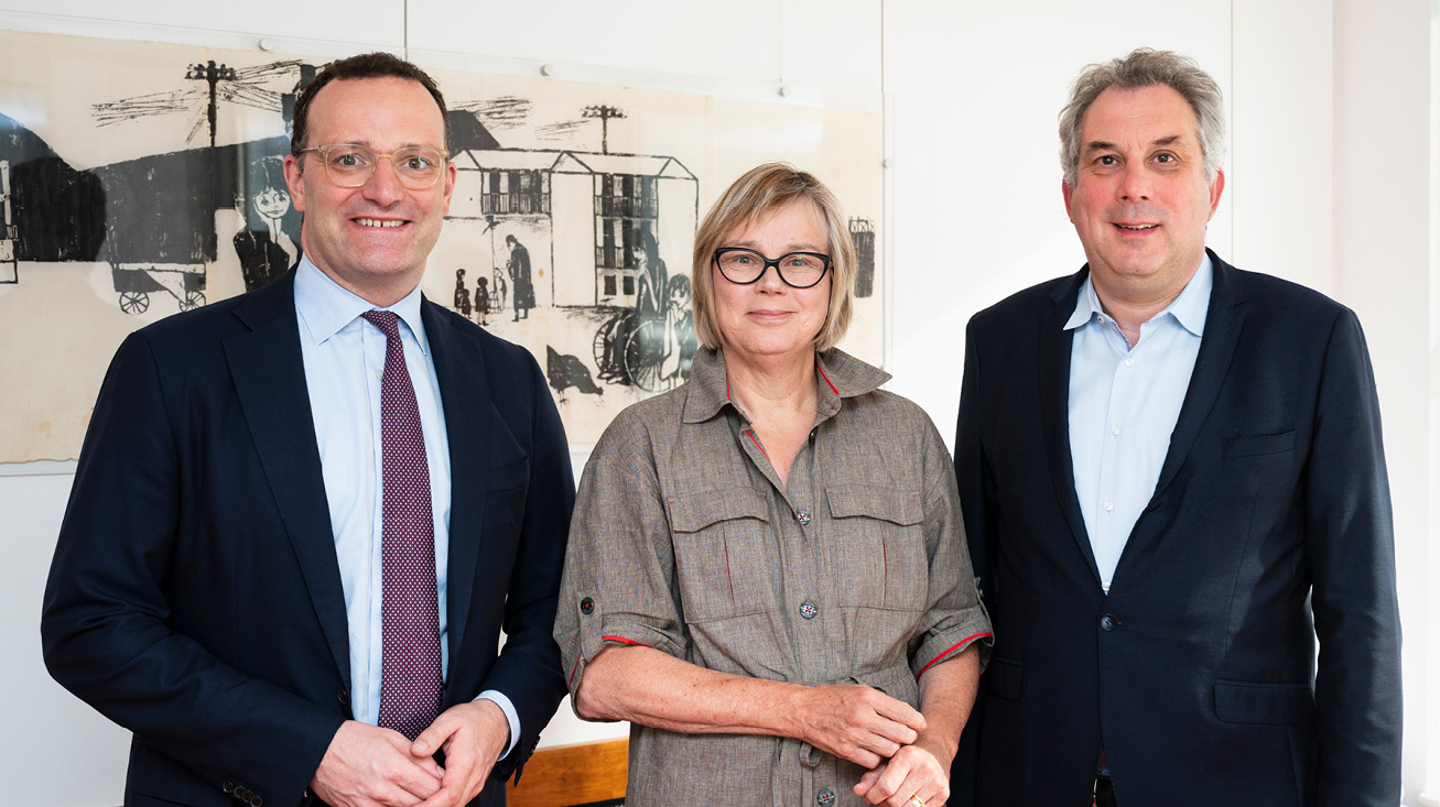 Jens Spahn und Eva Maria Welskop-Deffaa im Gespräch mit Volker Resing ...
